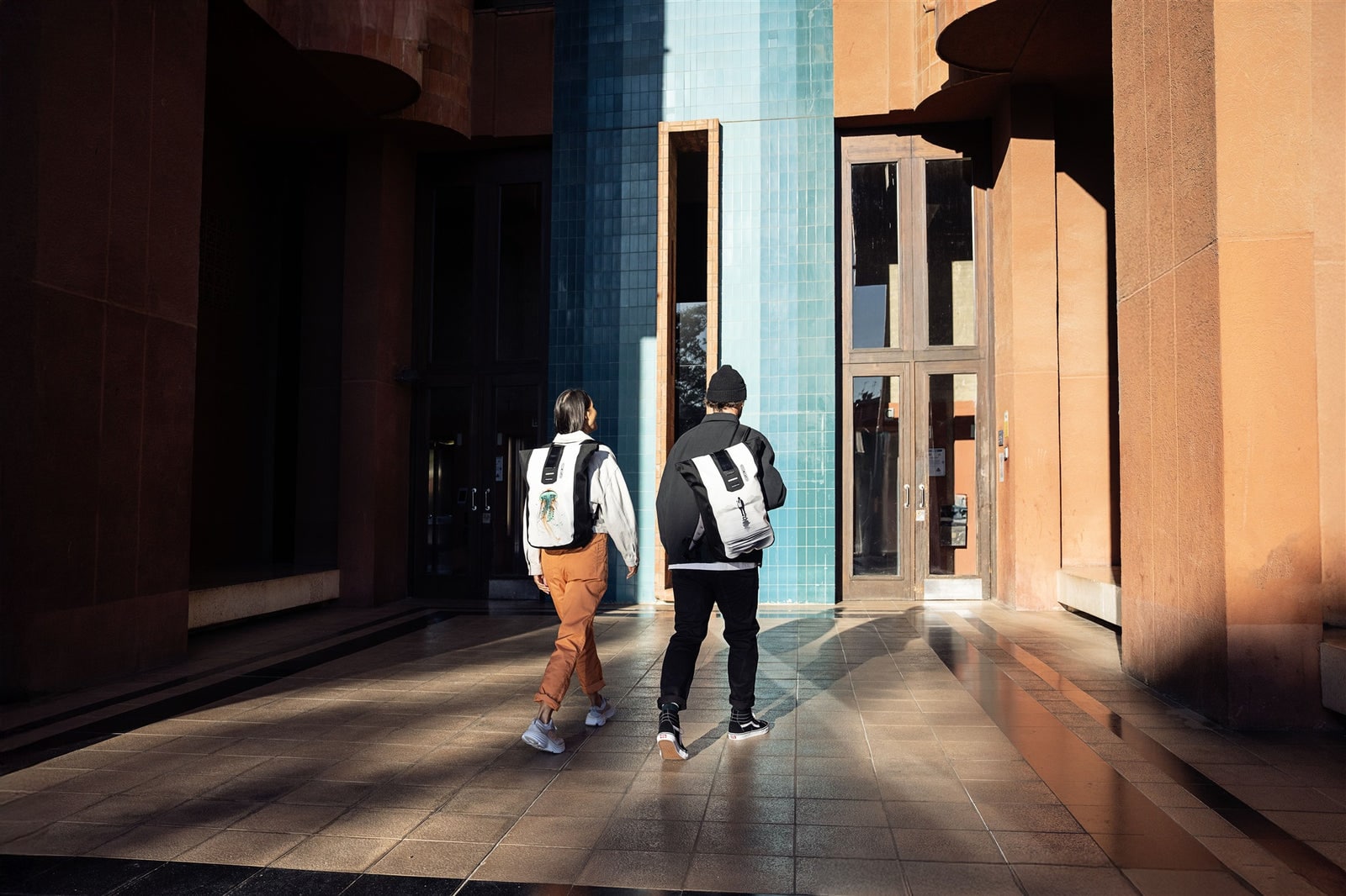 Velocity Design 23L Lake White