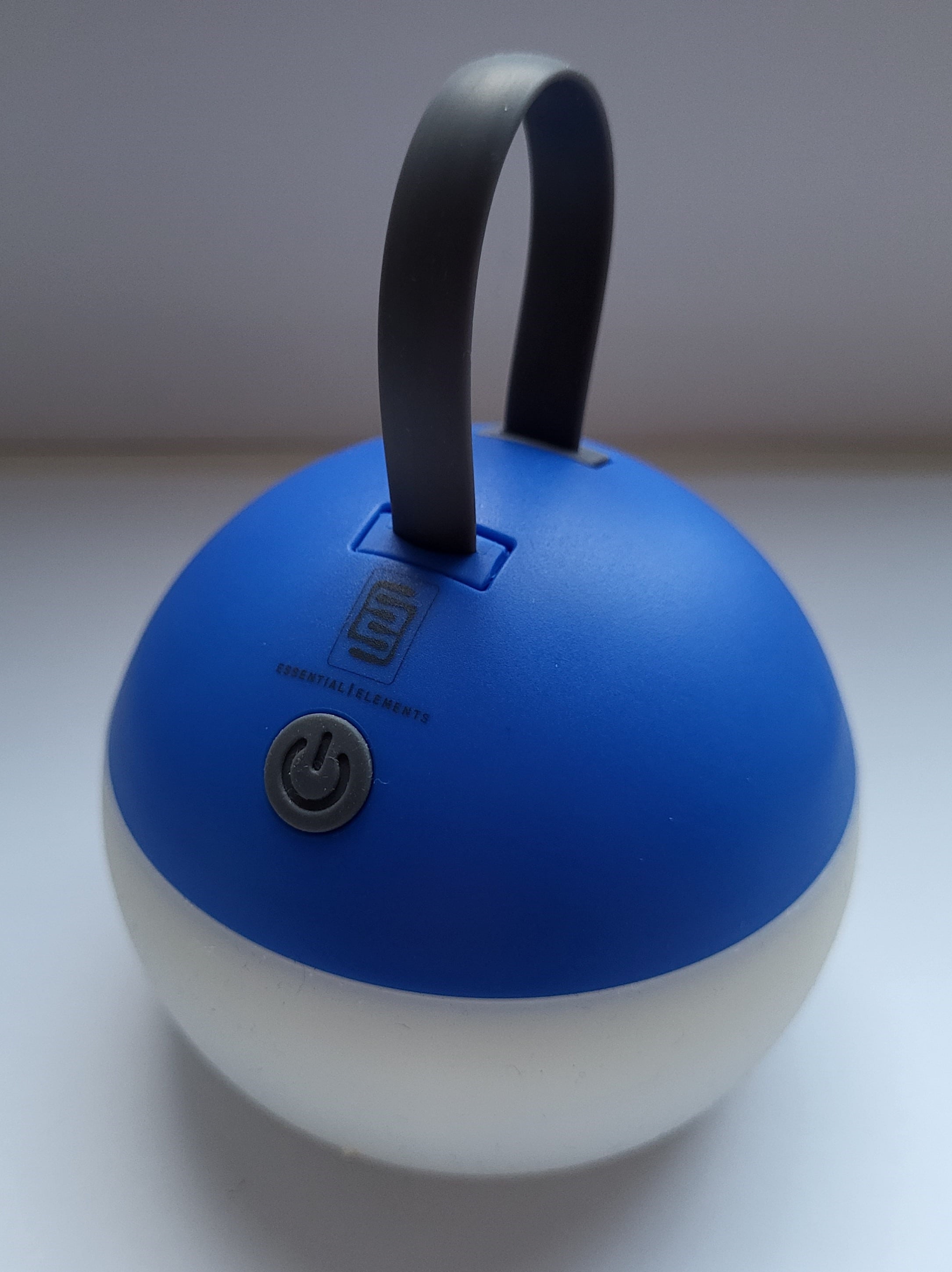 Essential Elements Moon + Light USB Leuchte sky blue im Camp4 kaufen