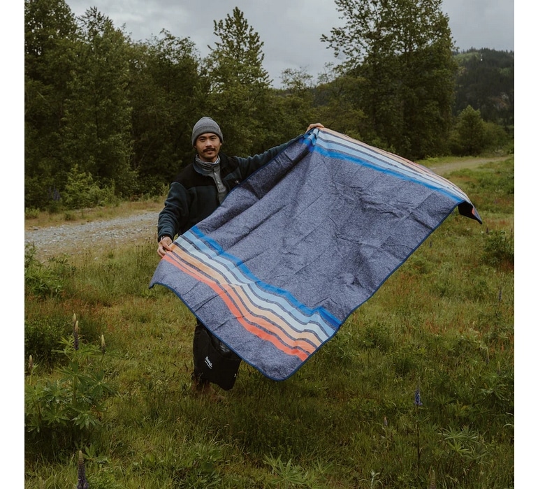 Rumpl Everywhere Mat Coast Retro Rays Isomatten im Camp4 kaufen